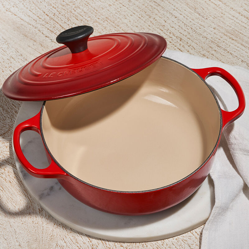 Round Dutch Oven - Round French Oven | Le Creuset