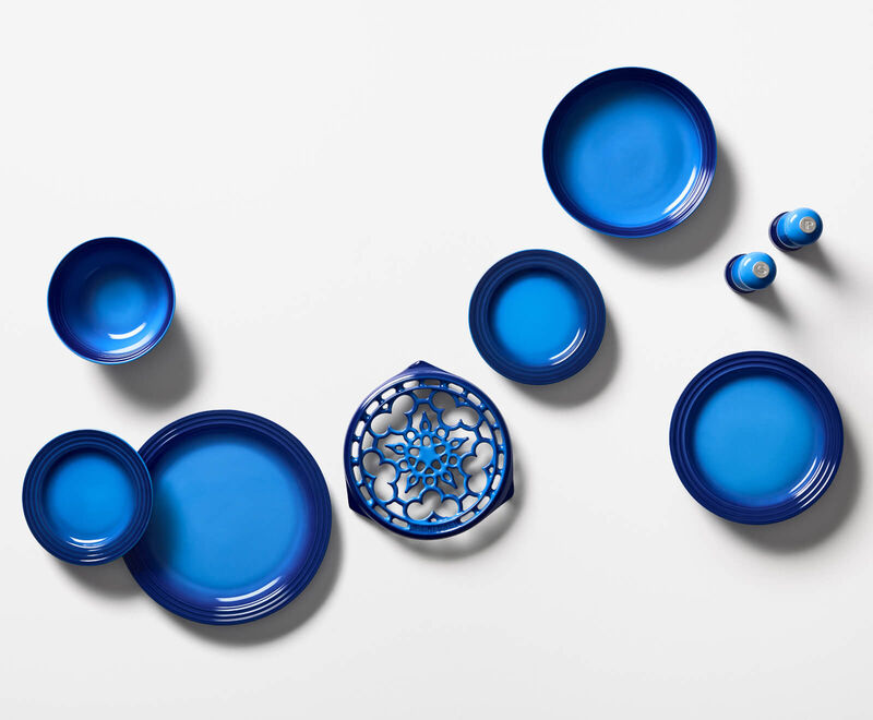 Set of 4 Classic Stoneware Dinner Plates | Le Creuset | Le Creuset ...