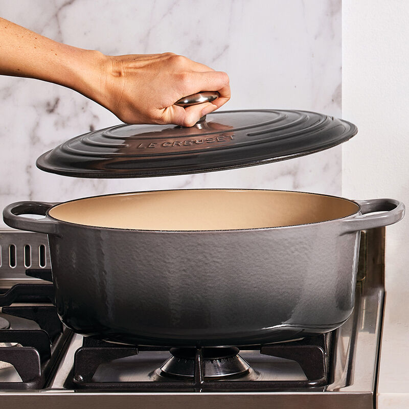 Round Dutch Oven - Round French Oven | Le Creuset