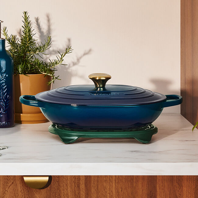Deluxe Oval Trivet - Enamelled Cast Iron Trivet | Le Creuset