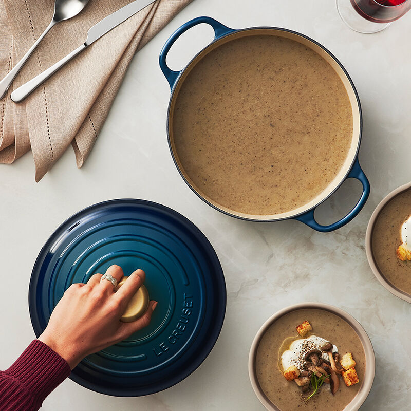 Round Dutch Oven - Round French Oven | Le Creuset
