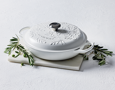 What is Searing? - Definition of Searing | Le Creuset